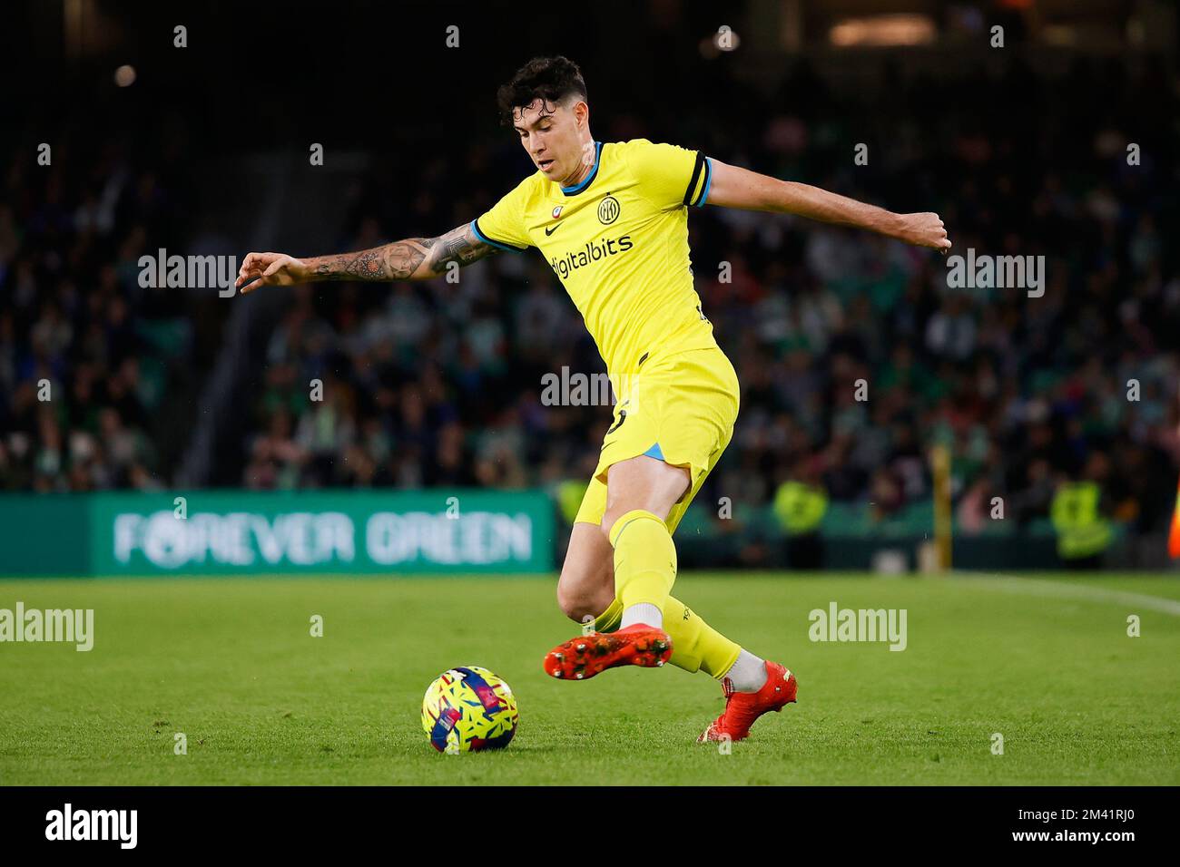 Seville, Spain. 17th Dec, 2022. Alessandro Bastoni (95) of Inter seen ...