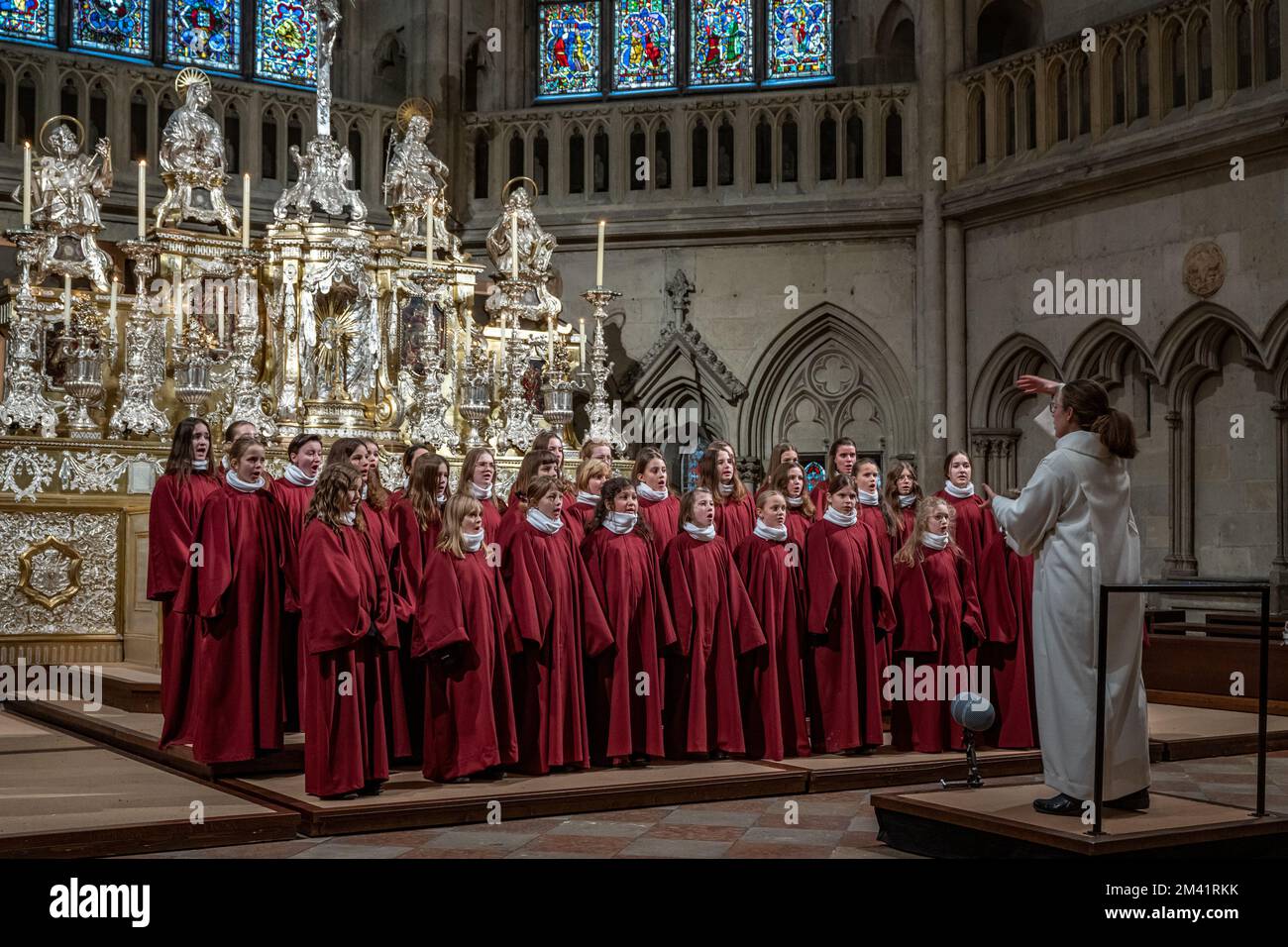 Regensburg, Germany. 18th Dec, 2022. The girls' choir of the ...