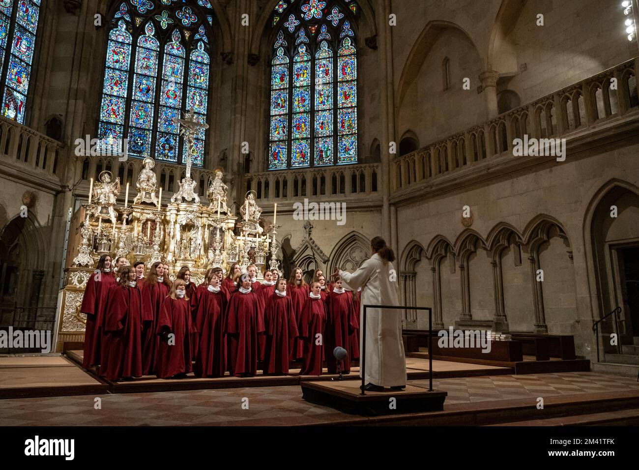 Regensburg, Germany. 18th Dec, 2022. The girls' choir of the ...