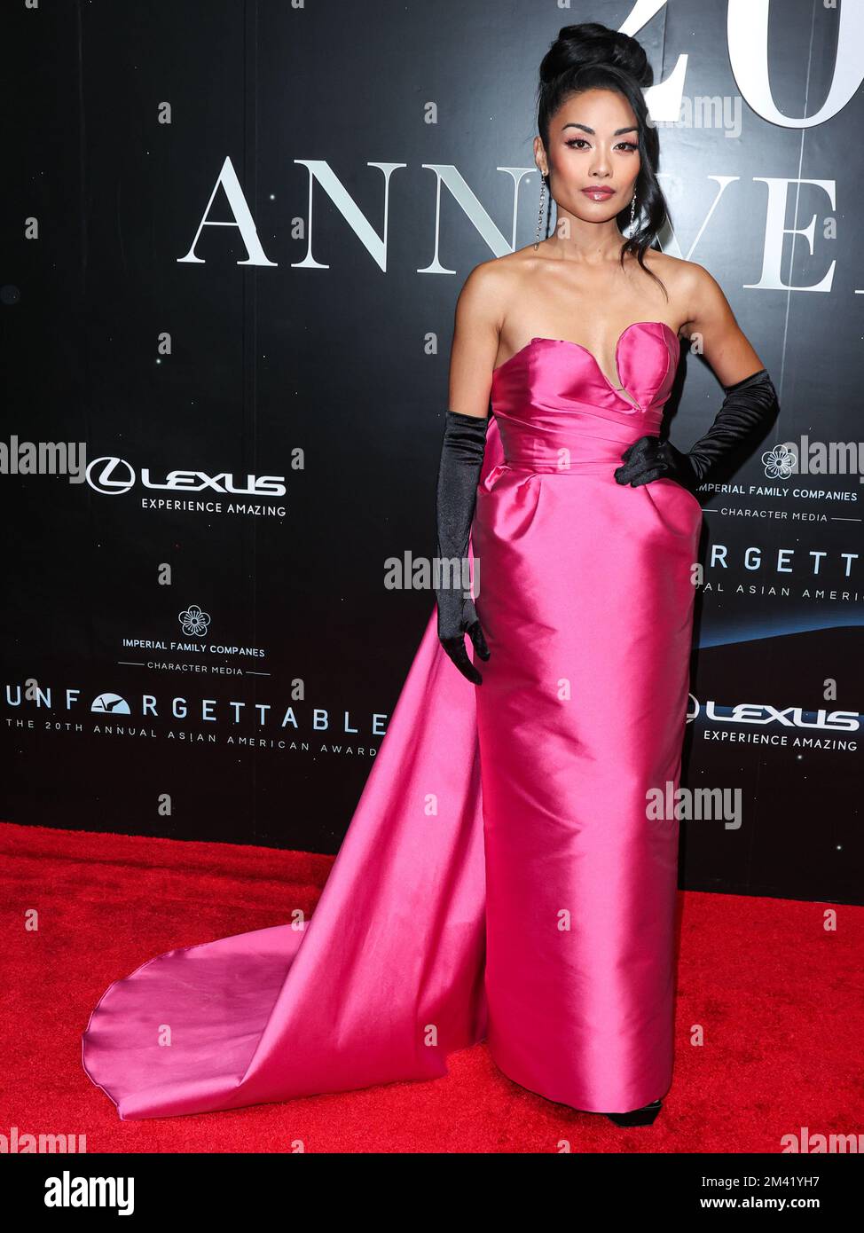 BEVERLY HILLS, LOS ANGELES, CALIFORNIA, USA - DECEMBER 17: Filipino ...