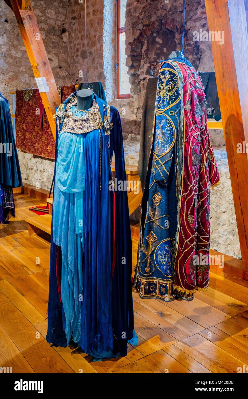 Serbian costumes hi-res stock photography and images - Alamy