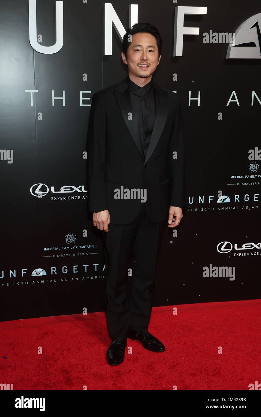 17 December 2022 -Beverly Hills, California - Steven Yeun ...