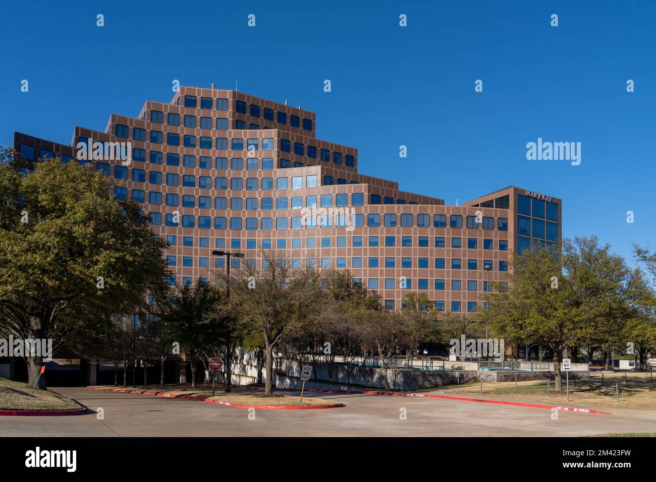Mary Kay’s corporate headquarters in Addison, Texas, USA Stock Photo ...