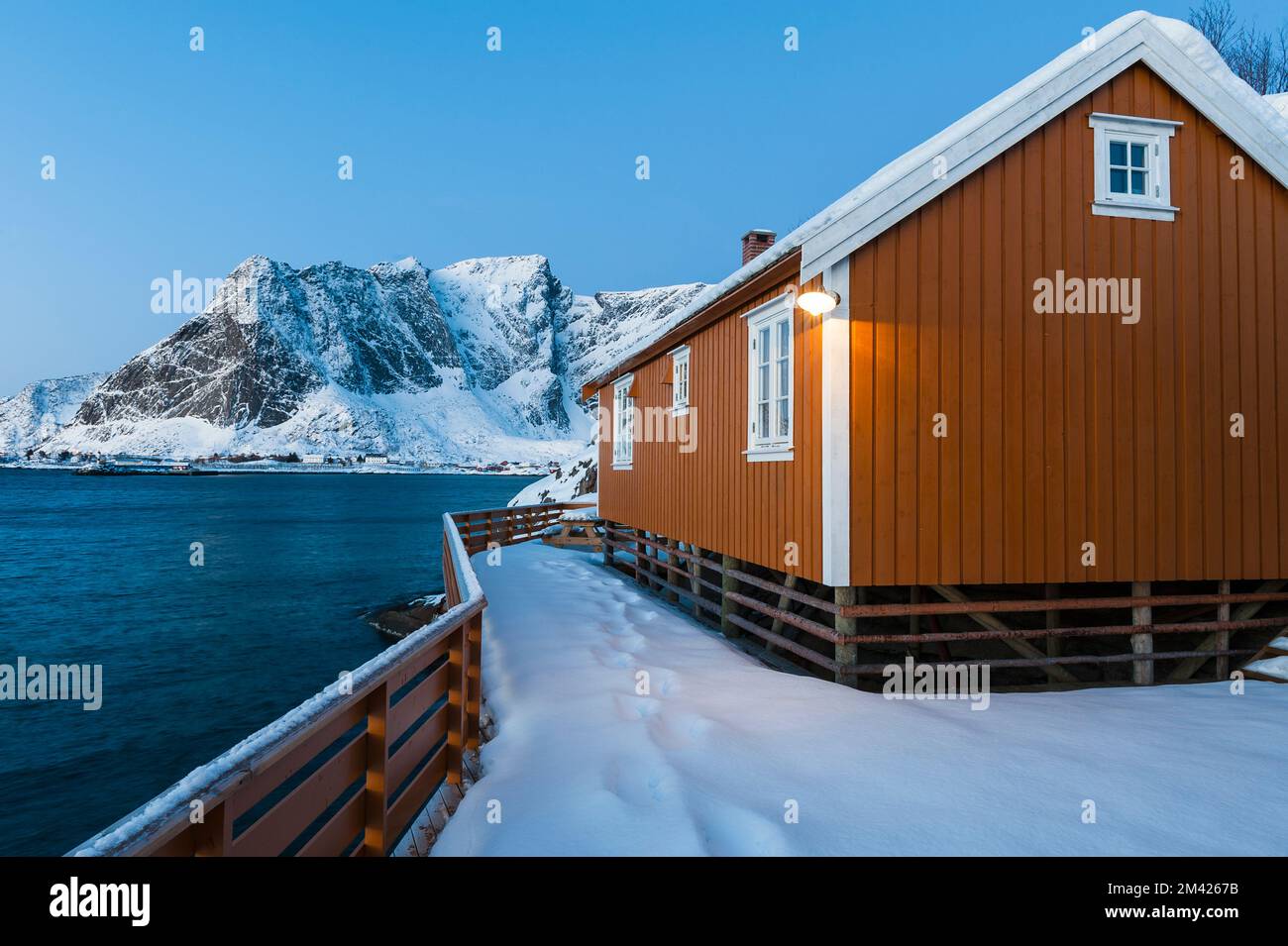 House building mountains outdoor hi-res stock photography and images ...
