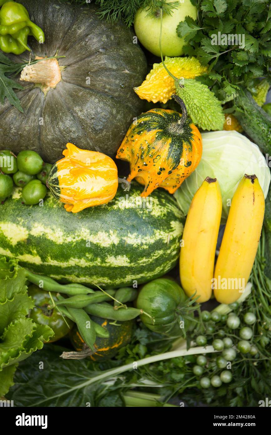 Background of green and yellow vegetables and fruits Stock Photo - Alamy