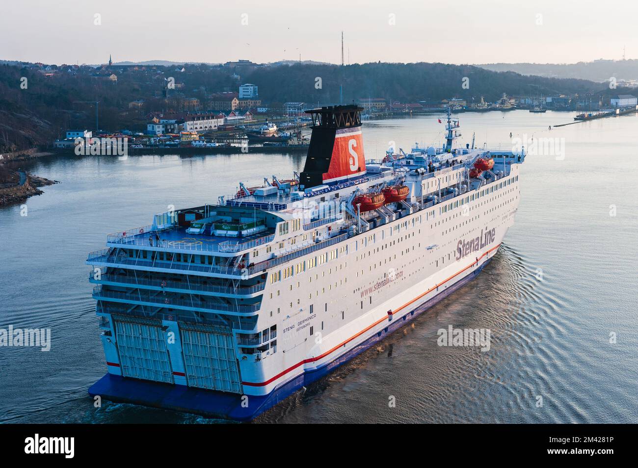 Ferry departure hi-res stock photography and images - Alamy