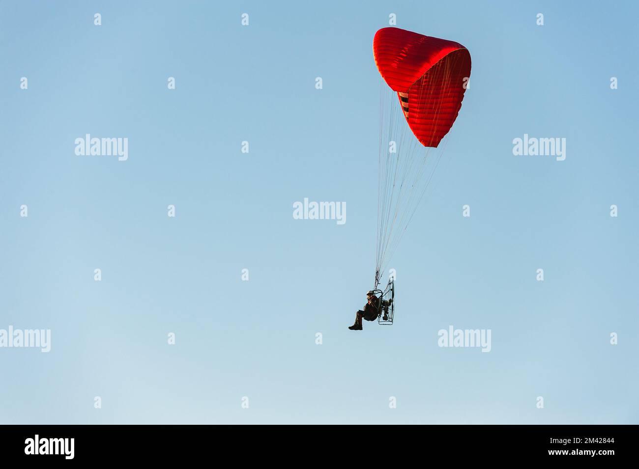 Powered paragliding paramotor aerial hi-res stock photography and ...