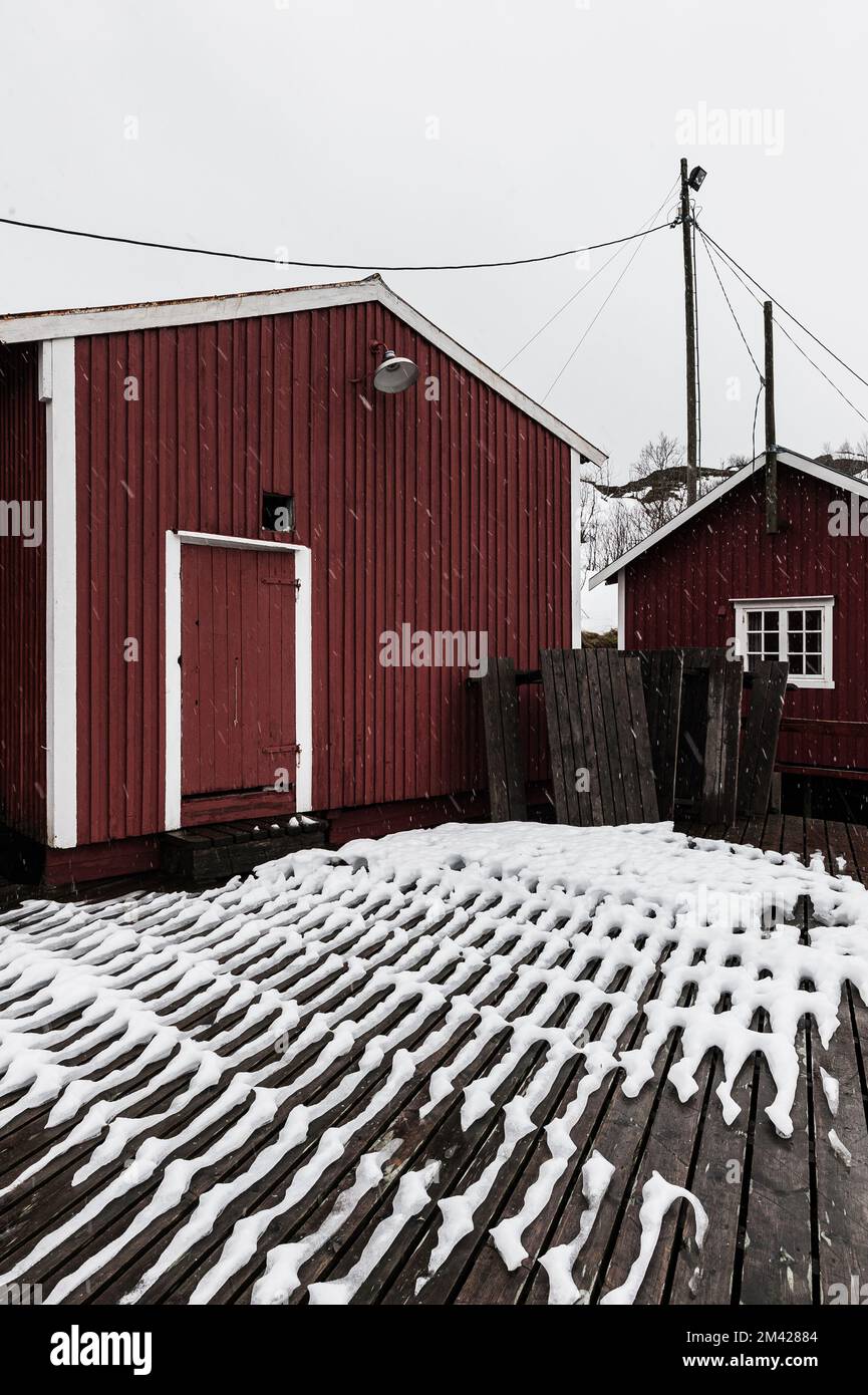 Wooden snow bridges hi-res stock photography and images - Alamy