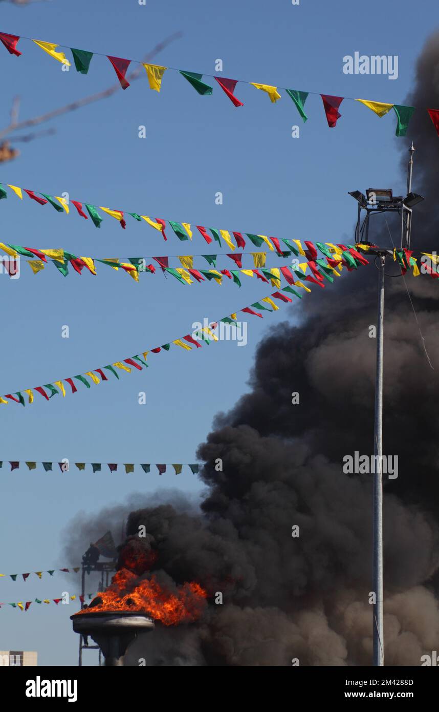 Traditional kurdish costumes hi-res stock photography and images - Alamy