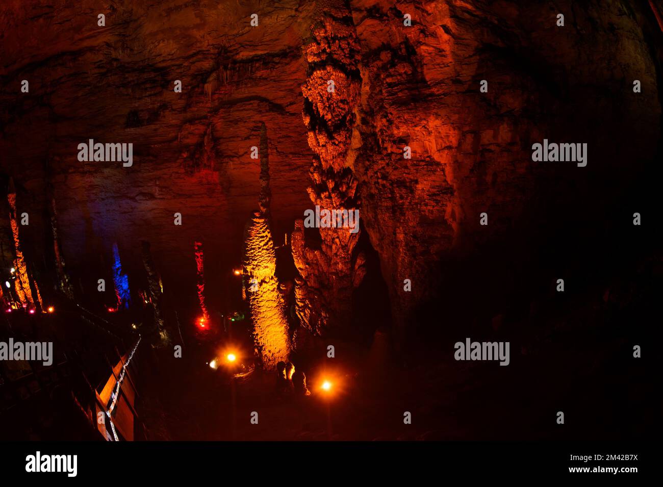 Huanglong Cave ( "yellow dragon cave") is a karst cave located near the ...