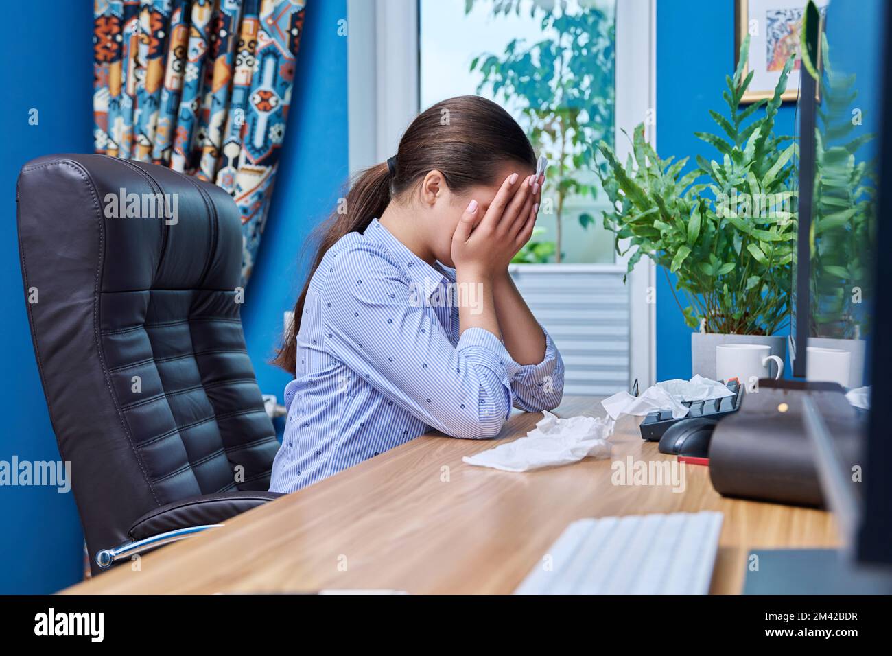 Teenage upset girl crying in front of computer screen Stock Photo - Alamy