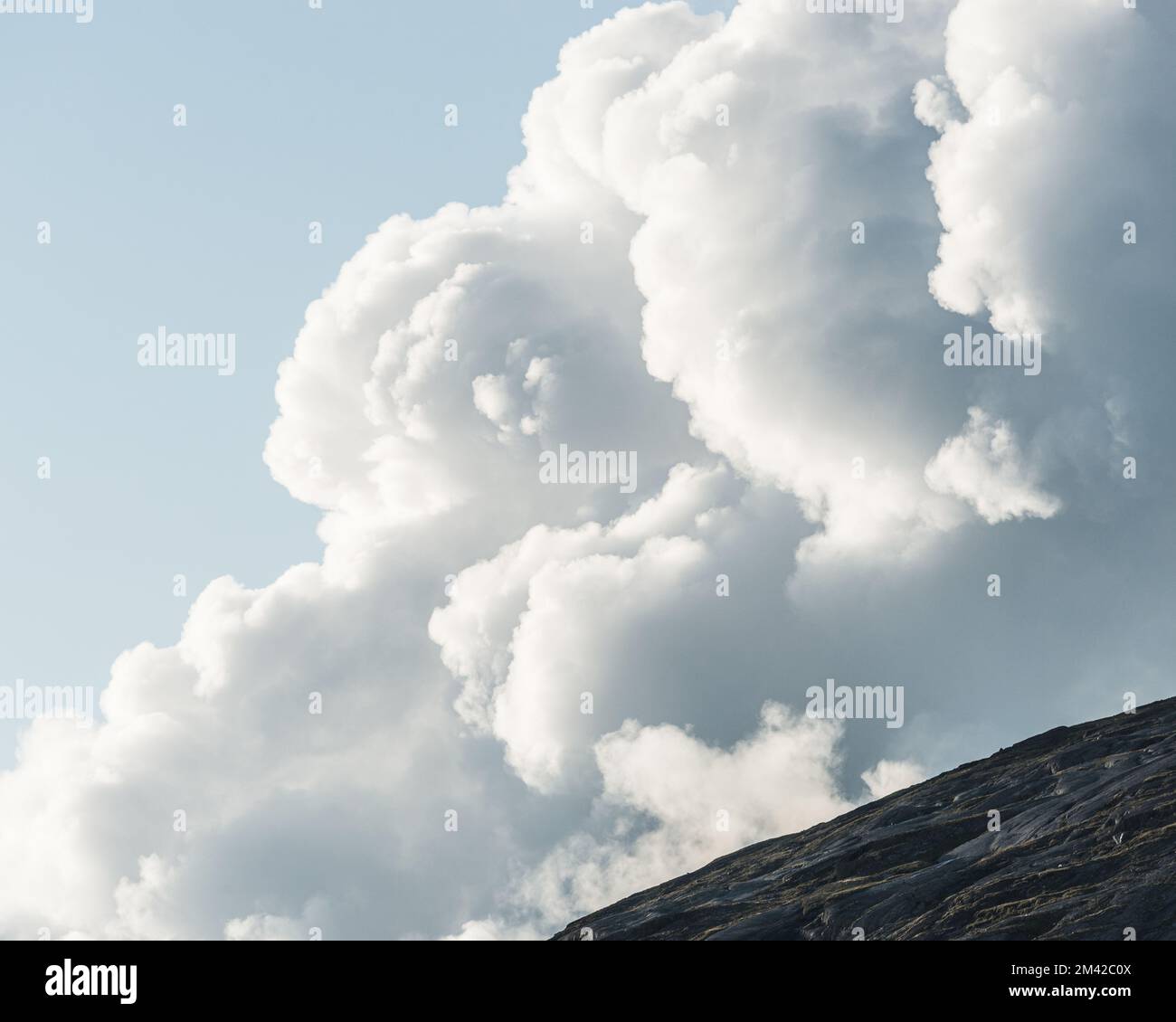 Beautiful dramatic cloudscape clouds hi-res stock photography and ...