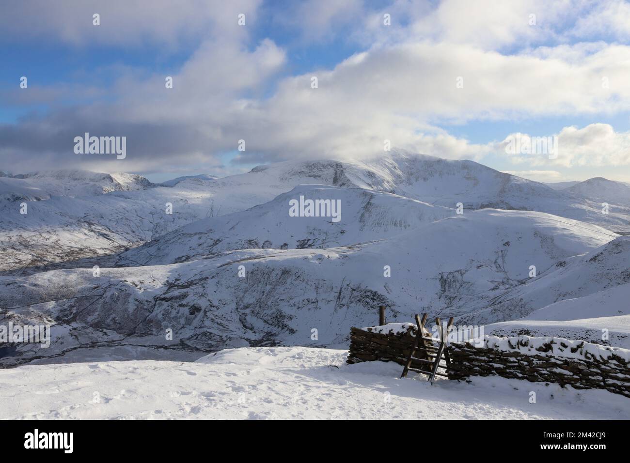 Snowdonia Snowdon winter wales Stock Photo - Alamy