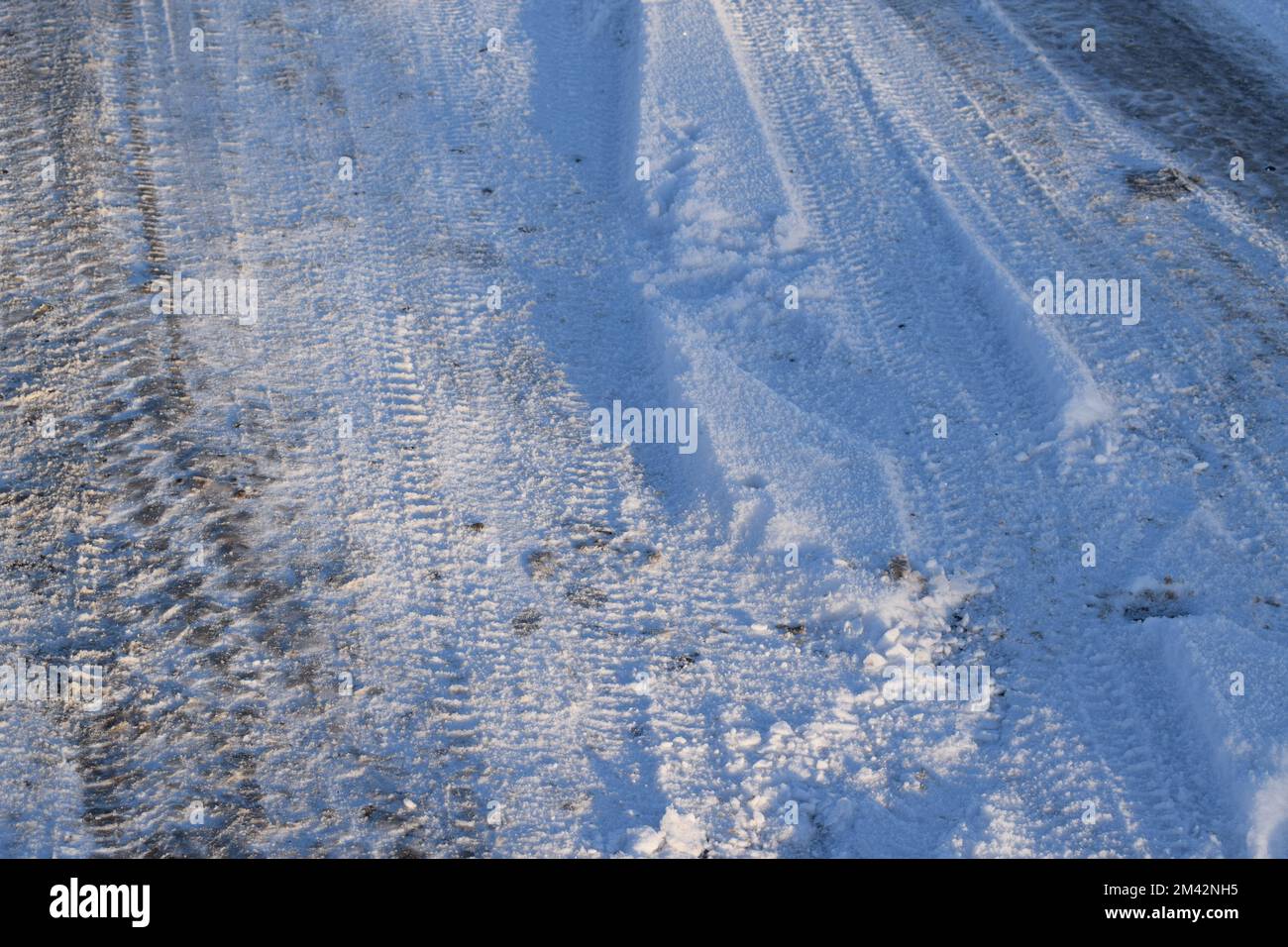 snow tire tracks Stock Photo - Alamy