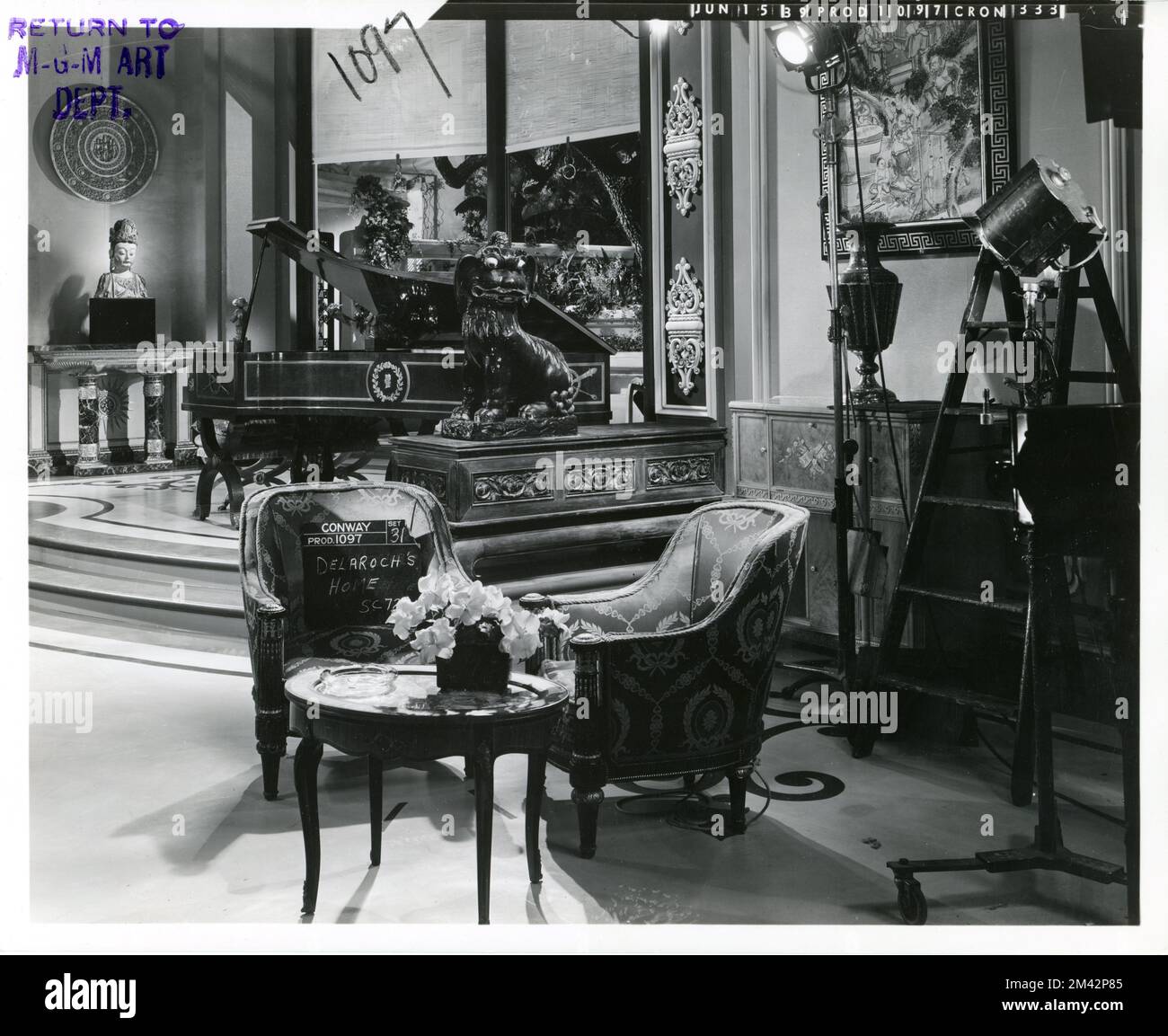 Set reference still hi-res stock photography and images - Alamy