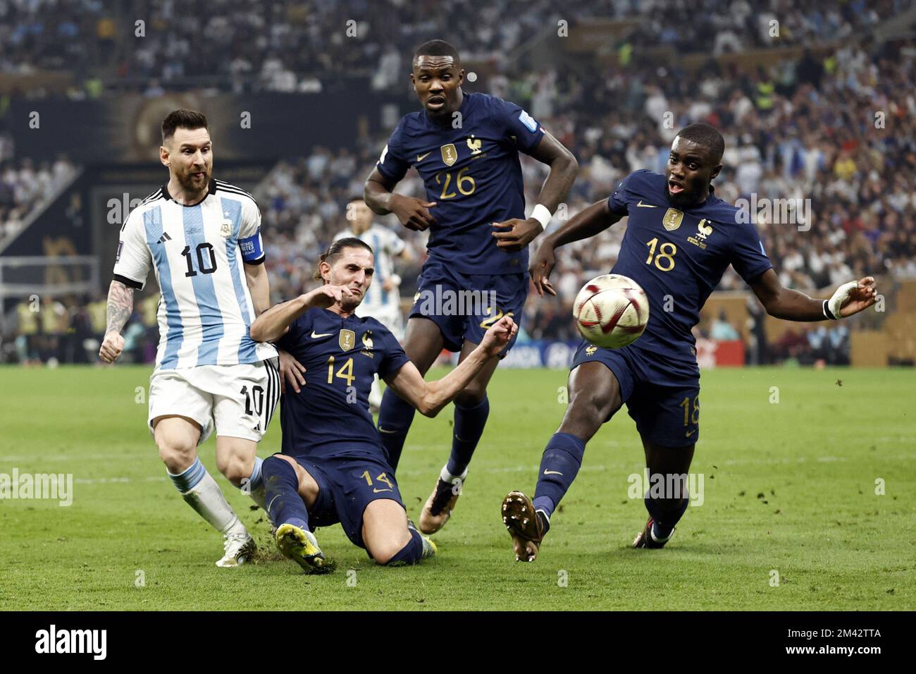 AL DAAYEN - (l-r) Lionel Messi of Argentina, Adrien Rabiot of France ...