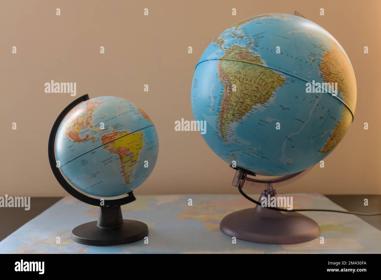 Physical map south america hi-res stock photography and images - Alamy