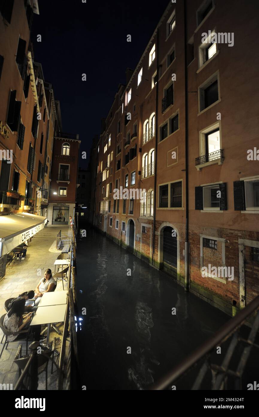 Venice by night, Venezia di notte Stock Photo - Alamy
