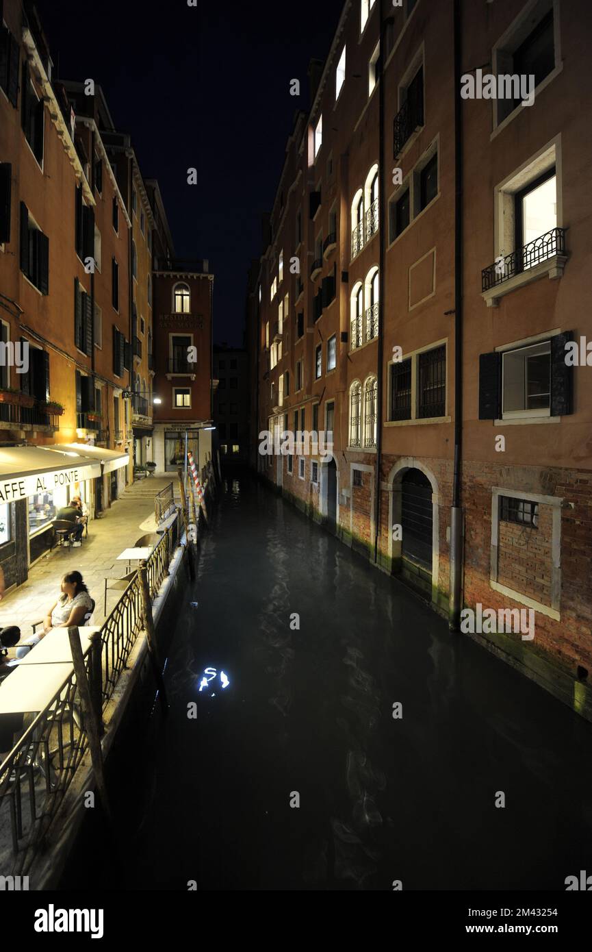 Calli di venezia hi-res stock photography and images - Alamy