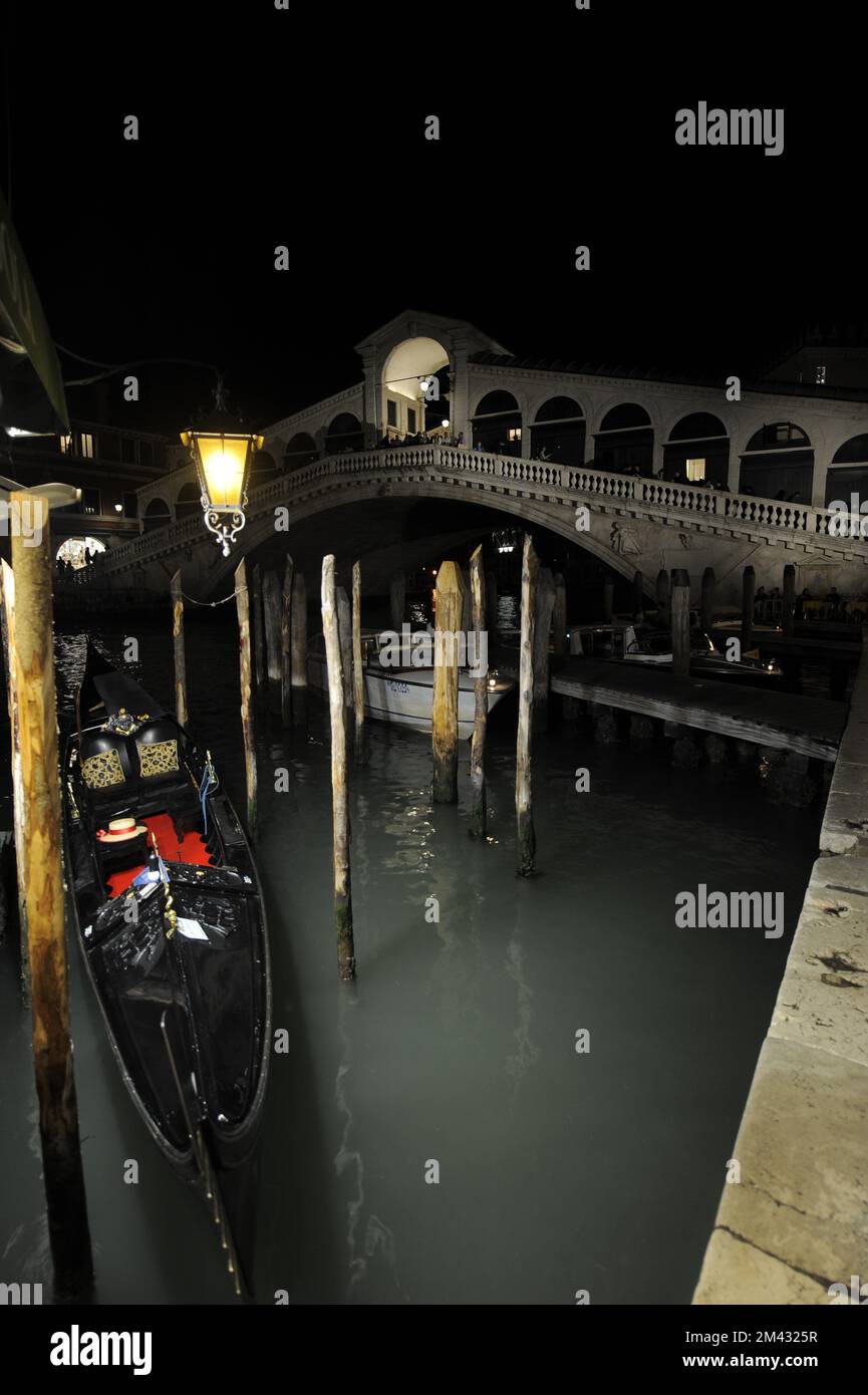Calli di venezia hi-res stock photography and images - Alamy