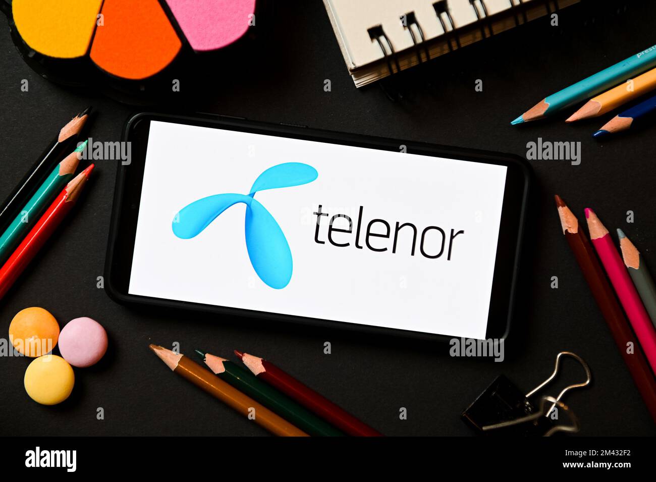 Uninor Logo Wallpapers