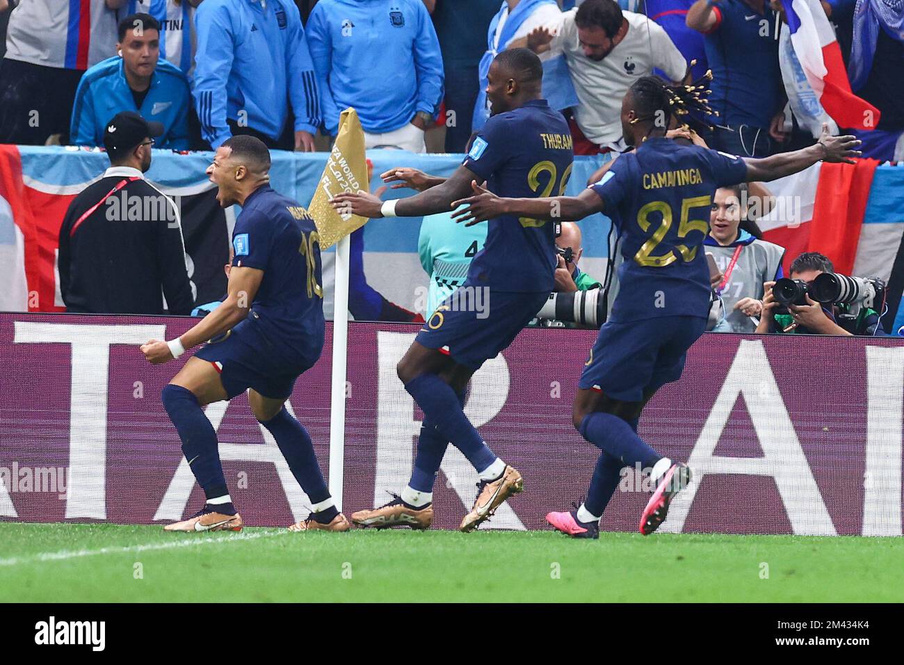 Lusail, Qatar. 18th Dec, 2022. Soccer, 2022 World Cup in Qatar, Argentina - France, final, at ...