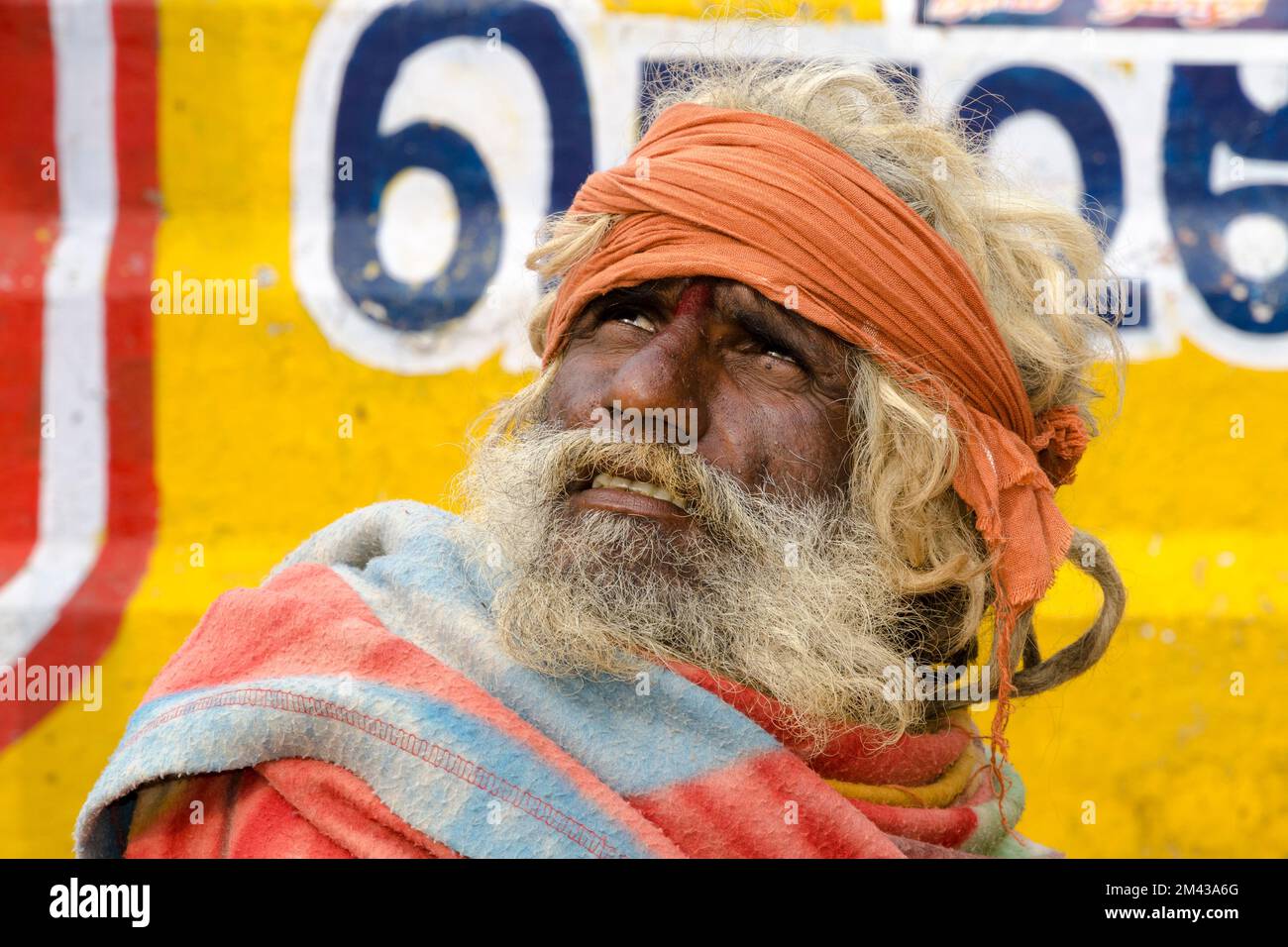 Hindu charity hi-res stock photography and images - Alamy