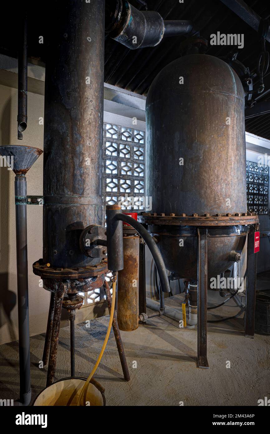 Column still distillation whisky hi-res stock photography and images ...