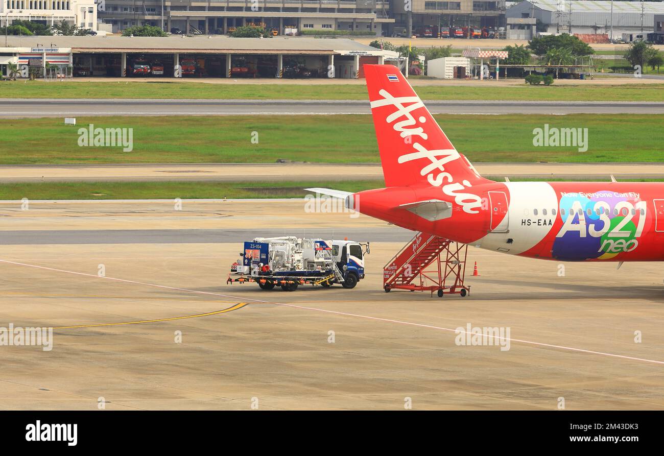 Ground Service fuel truck Refueling an aircraft at aircraft bay - Don ...