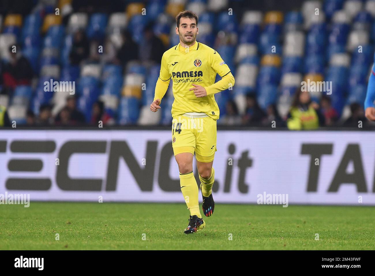 Naples, Italy. 17 Dec, 2022. Manu Trigueros of Villarreal CF during the ...