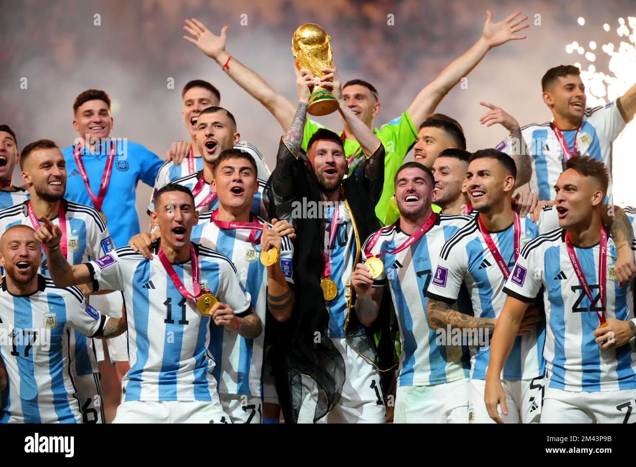 Lionel messi world cup trophy hi-res stock photography and images - Alamy