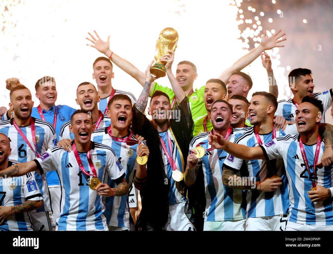 Argentina captain Lionel Messi lifts the FIFA World Cup trophy ...