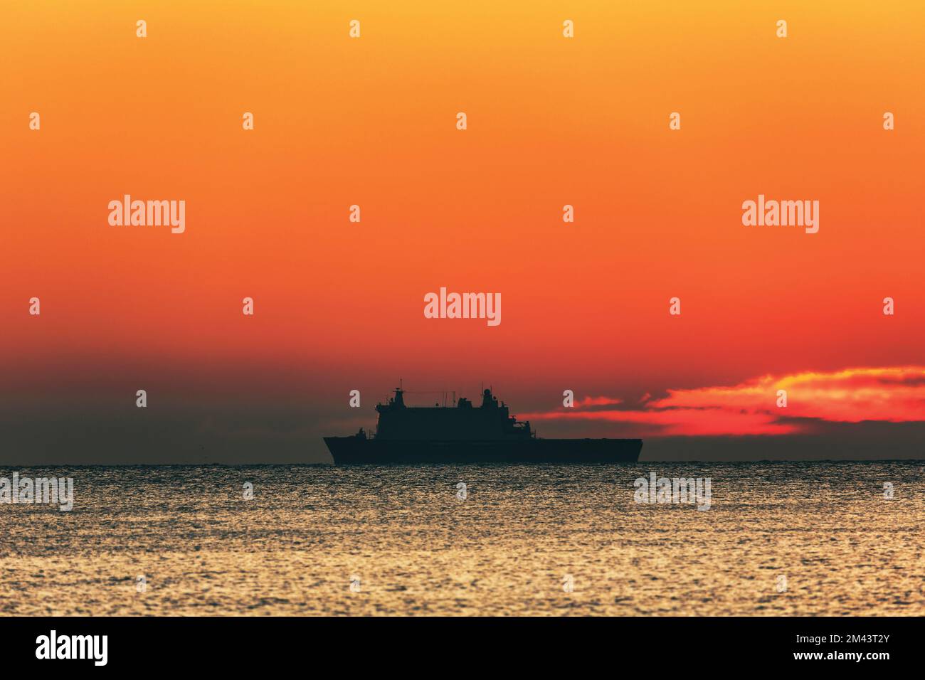 HNLMS Johan de Witt (L801), Landing Platform Dock (LPD) amphibious ...