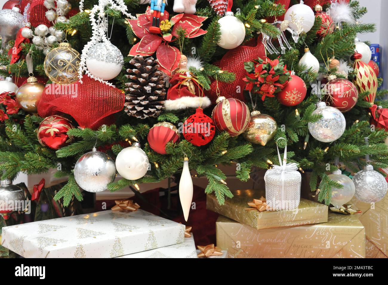 Christmas spirit in December Stock Photo - Alamy