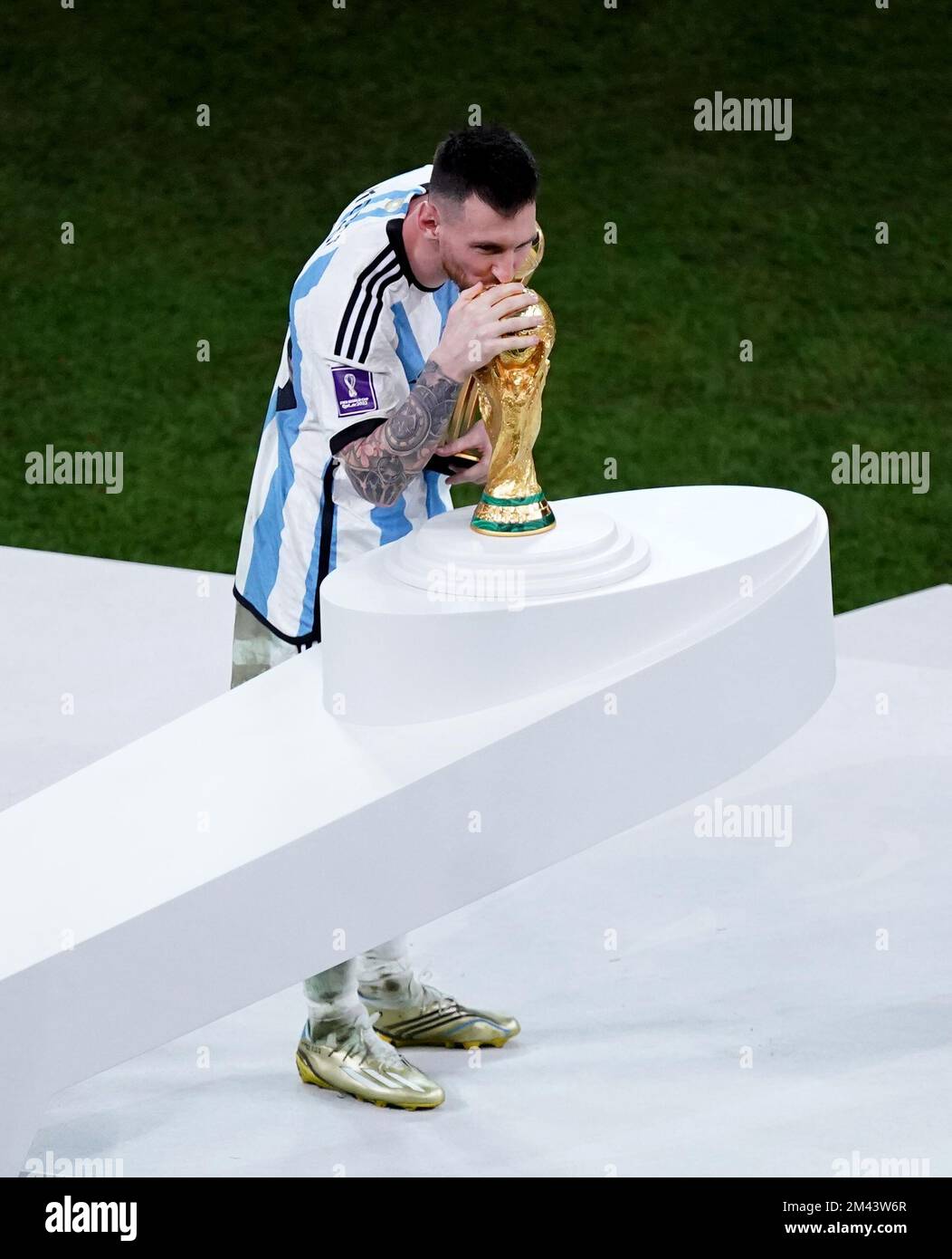 Lionel messi world cup 2022 final hi-res stock photography and images ...