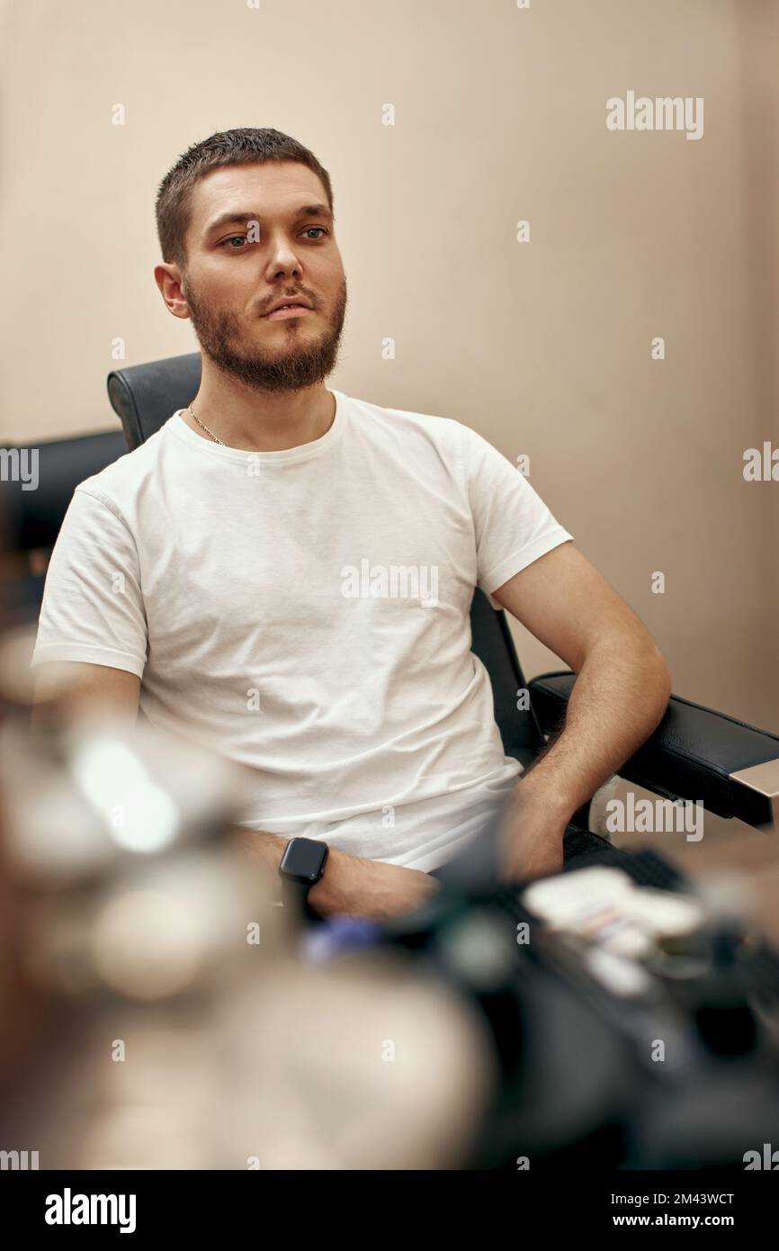 Bearded client hi-res stock photography and images - Alamy