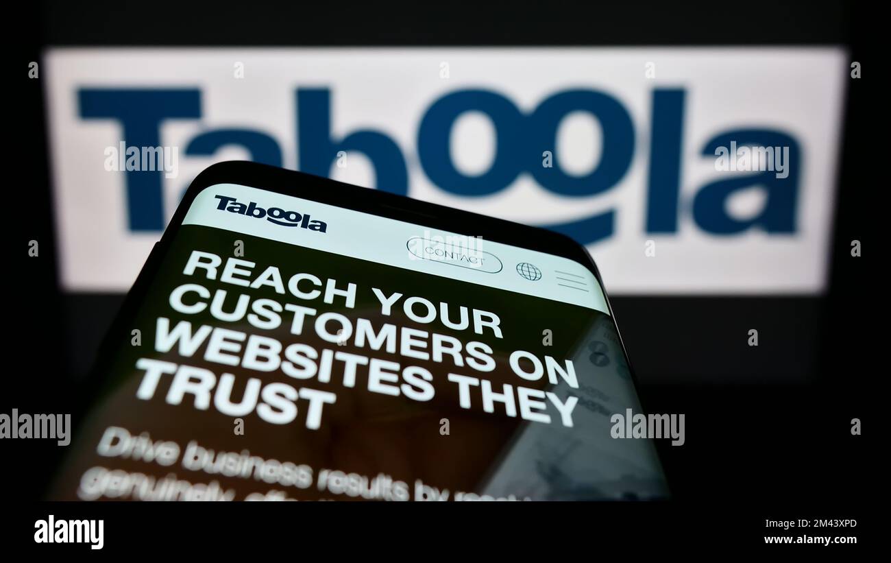 Taboola advertising hi-res stock photography and images - Alamy