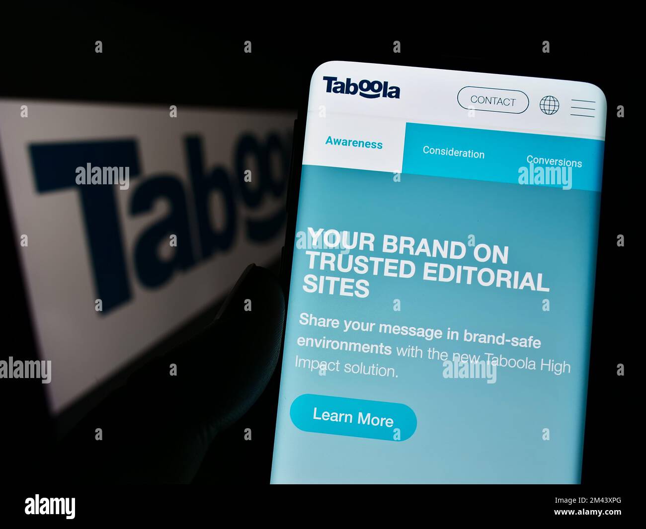 Taboola advertising hi-res stock photography and images - Alamy