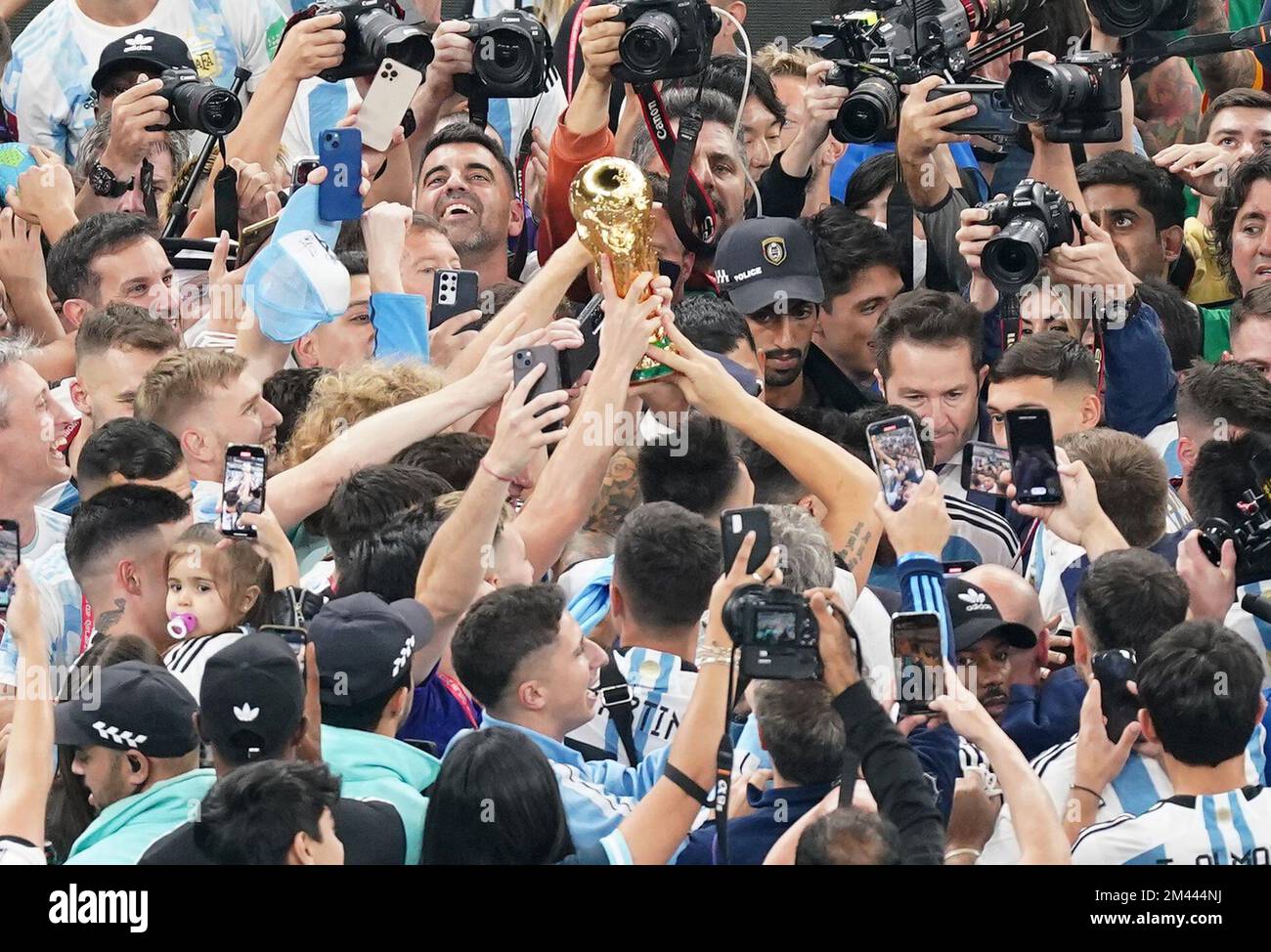World cup trophy 2022 lift hi-res stock photography and images - Alamy
