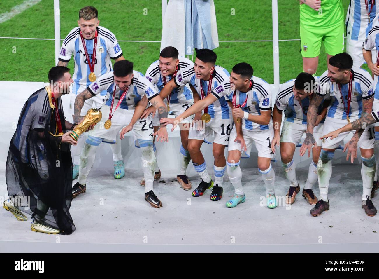 Lionel messi world cup 2022 trophy hi-res stock photography and images ...