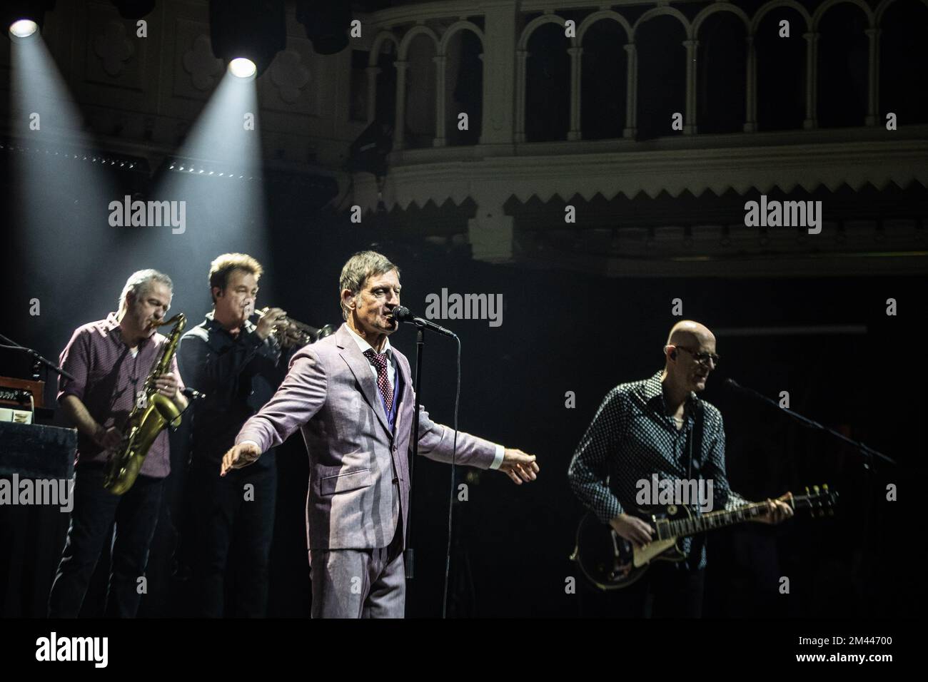 AMSTERDAM - Frontman Huub van der Lubbe of De Dijk during an intimate ...