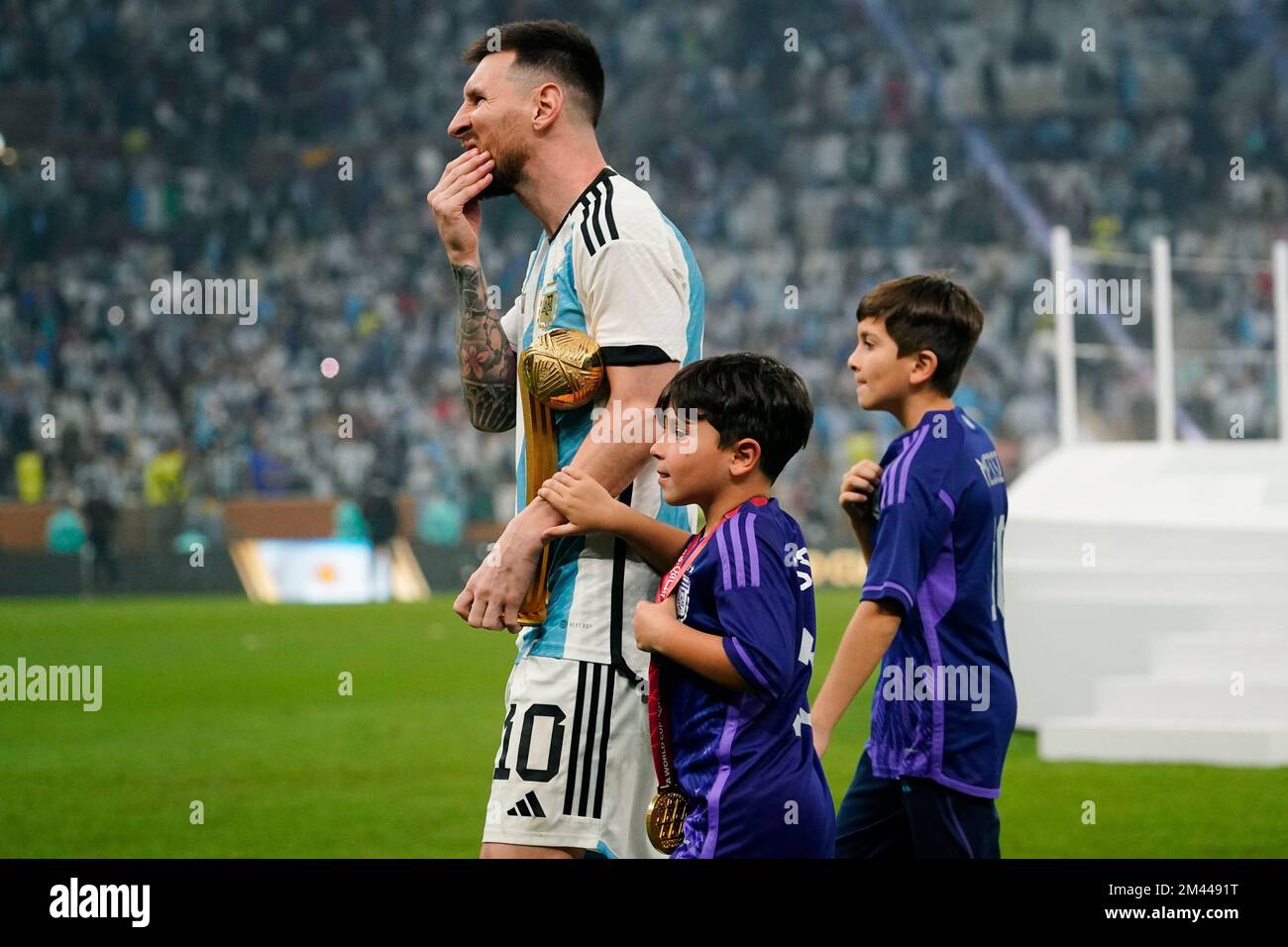 Lusail, Qatar. 18/12/2022, Lionel Messi of Argentina with his sons ...