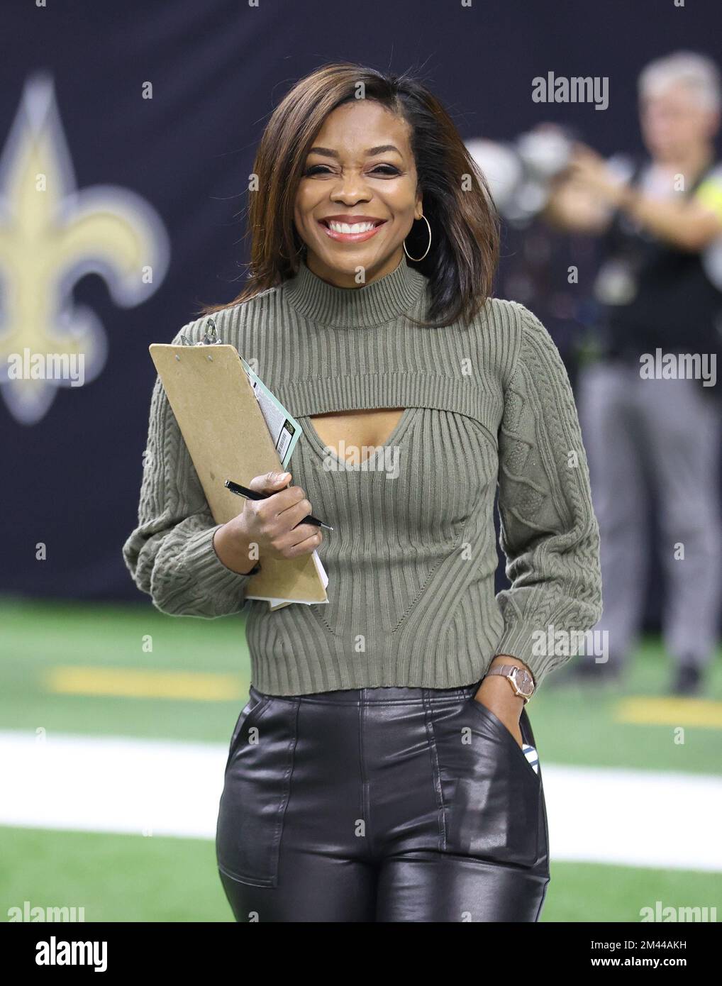 Nfl sideline reporter hi-res stock photography and images - Alamy