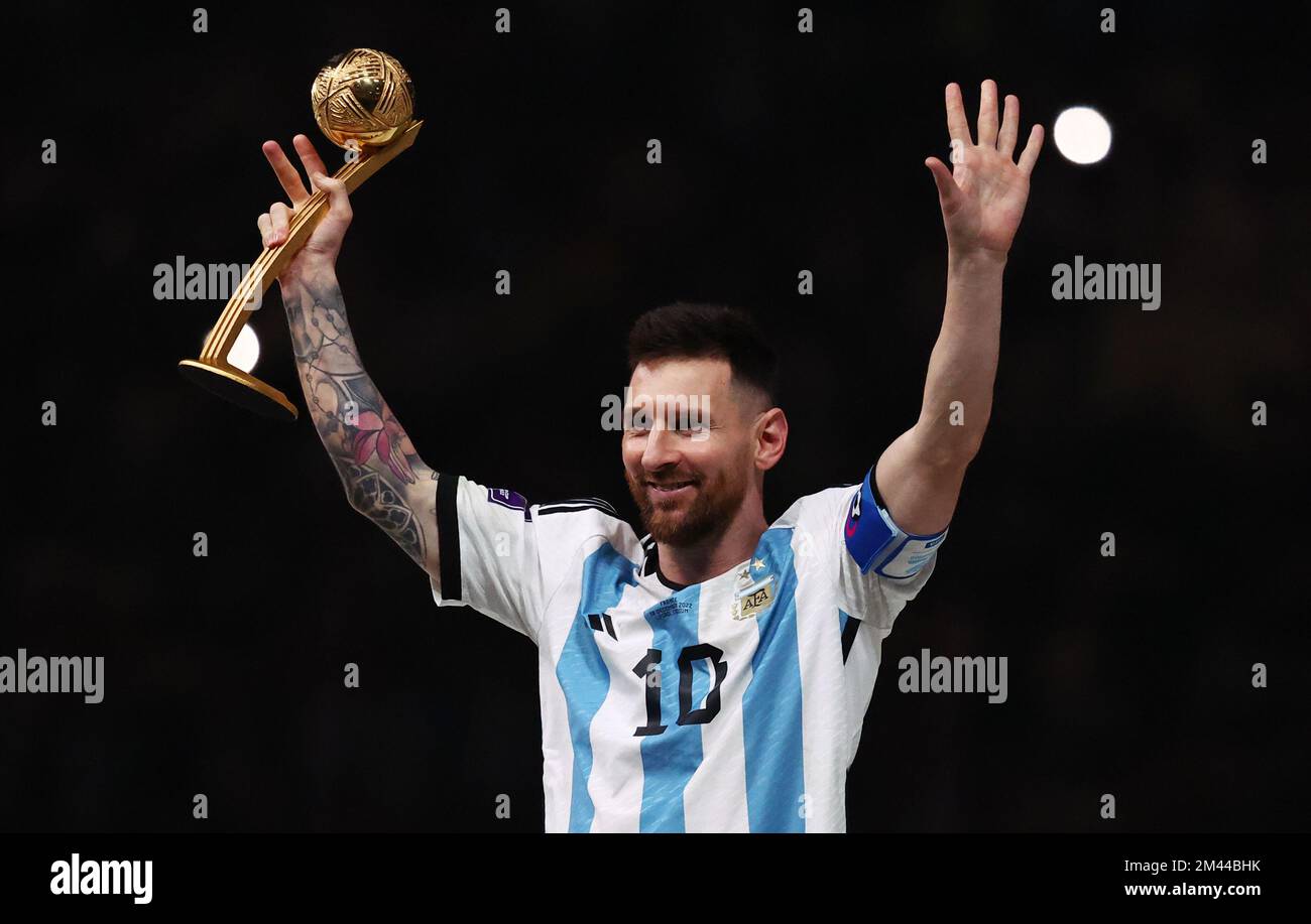Lionel messi world cup trophy hi-res stock photography and images - Alamy