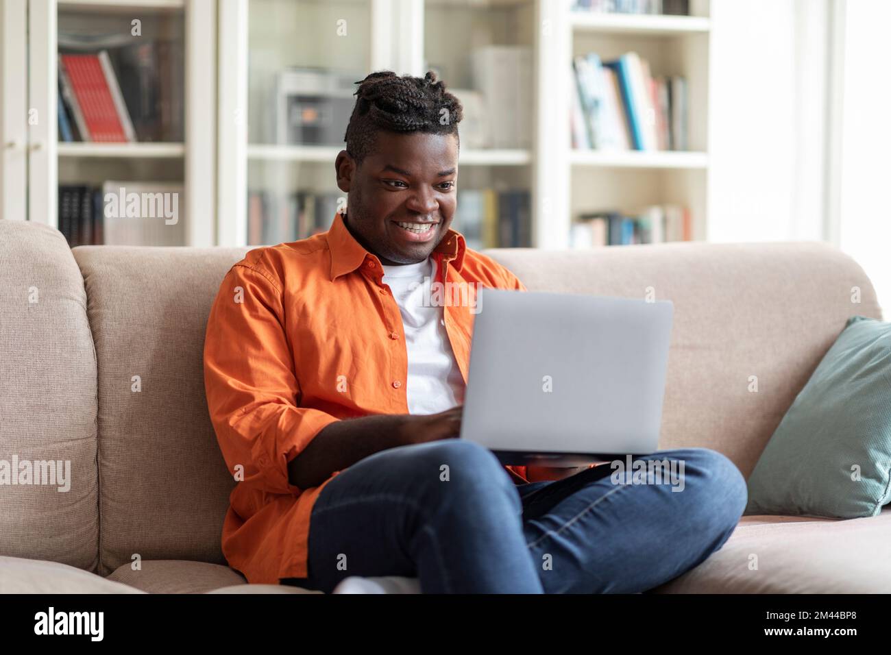Fat guy at computer hi-res stock photography and images - Alamy