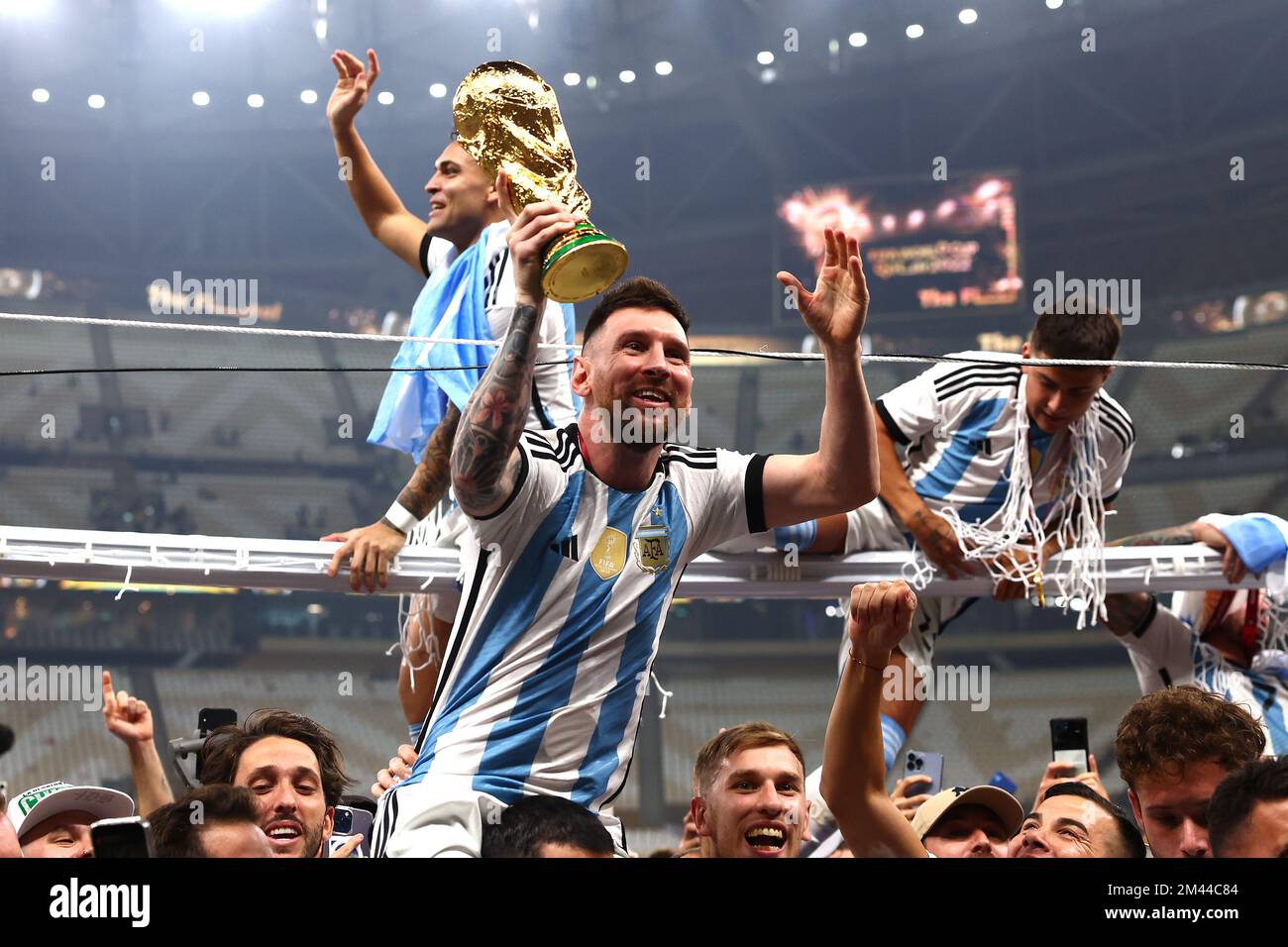 Lionel messi world cup 2022 trophy hi-res stock photography and images ...
