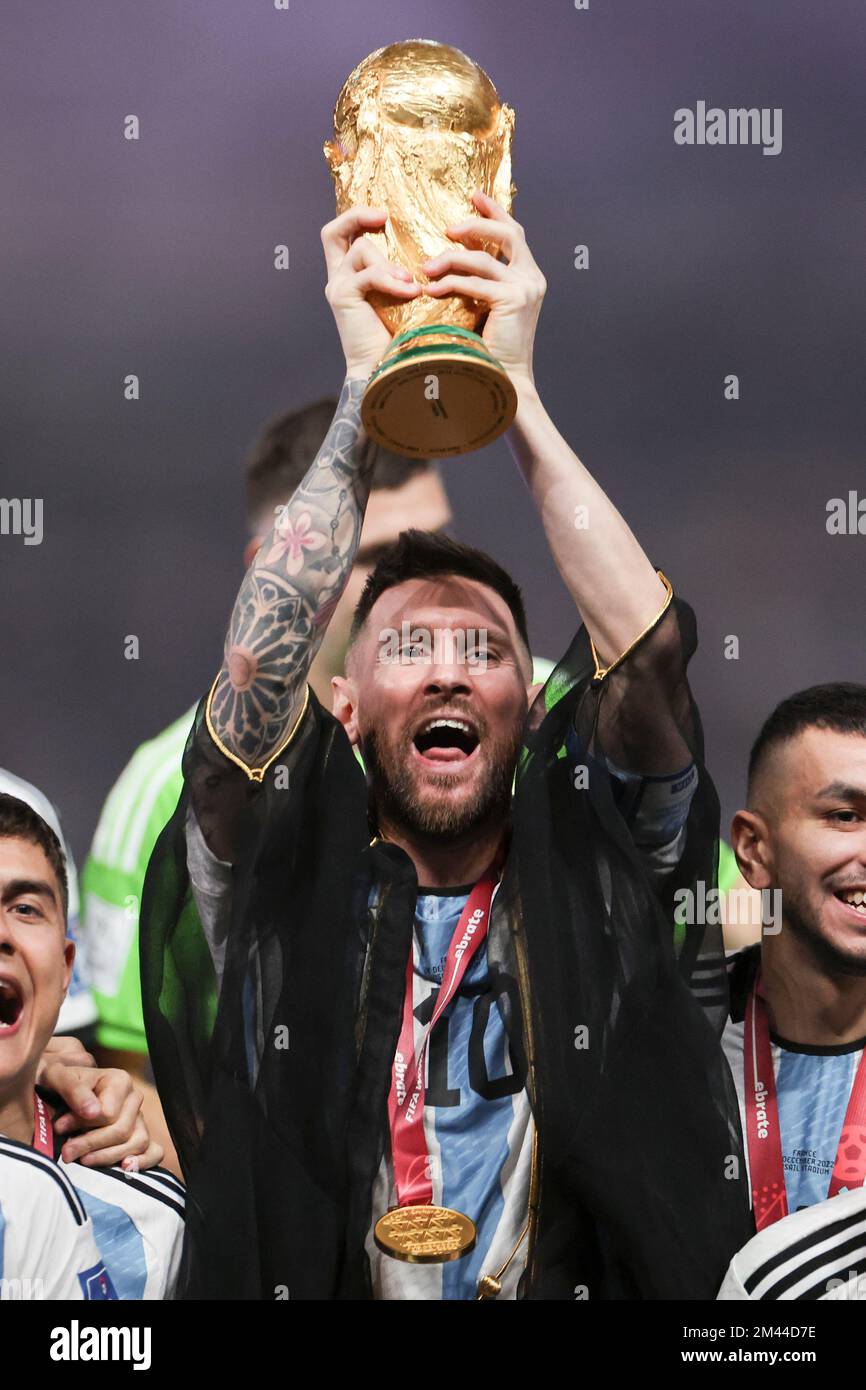 Lionel messi world cup trophy hi-res stock photography and images - Alamy