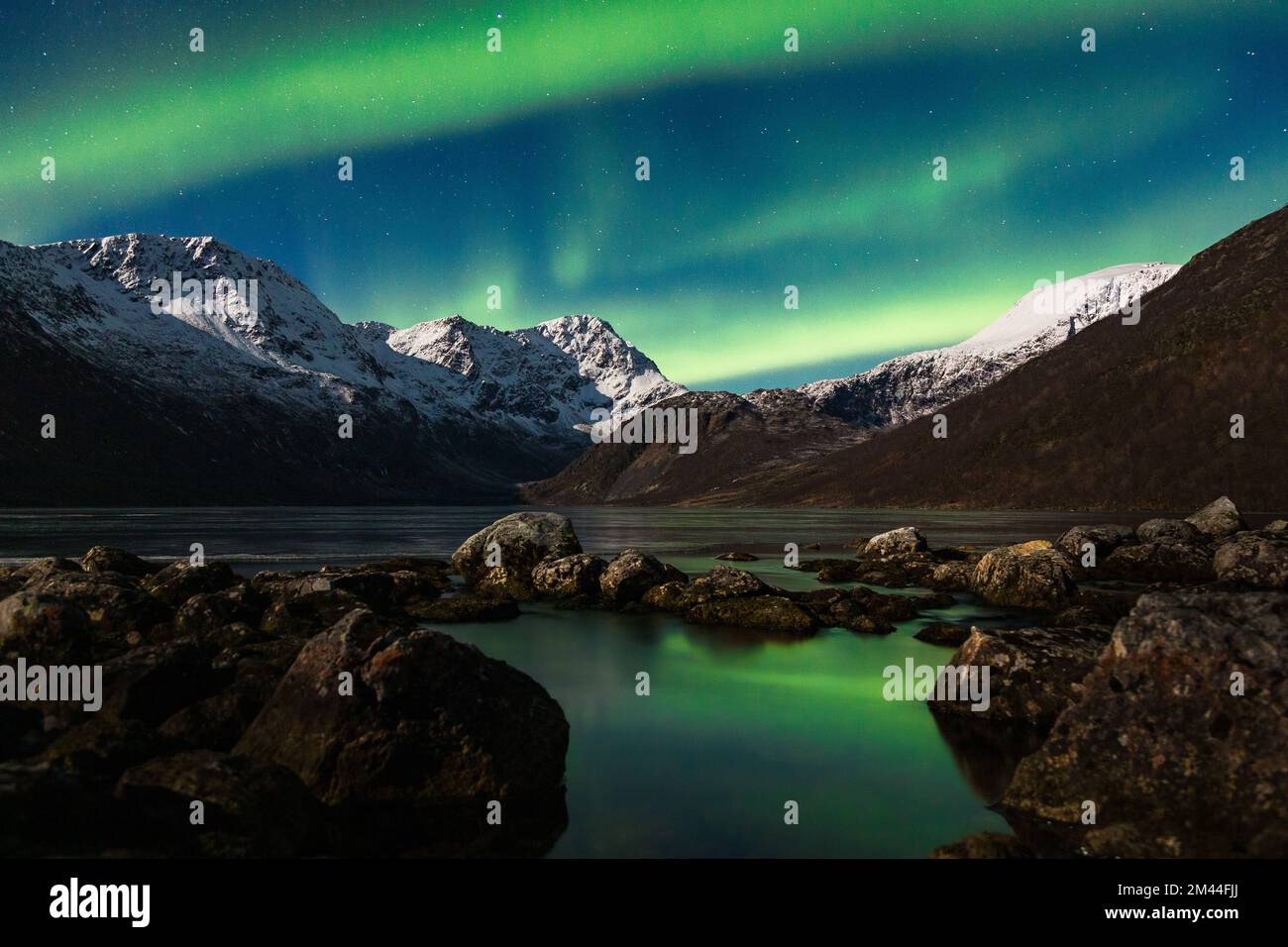 Northern lights display hi-res stock photography and images - Alamy