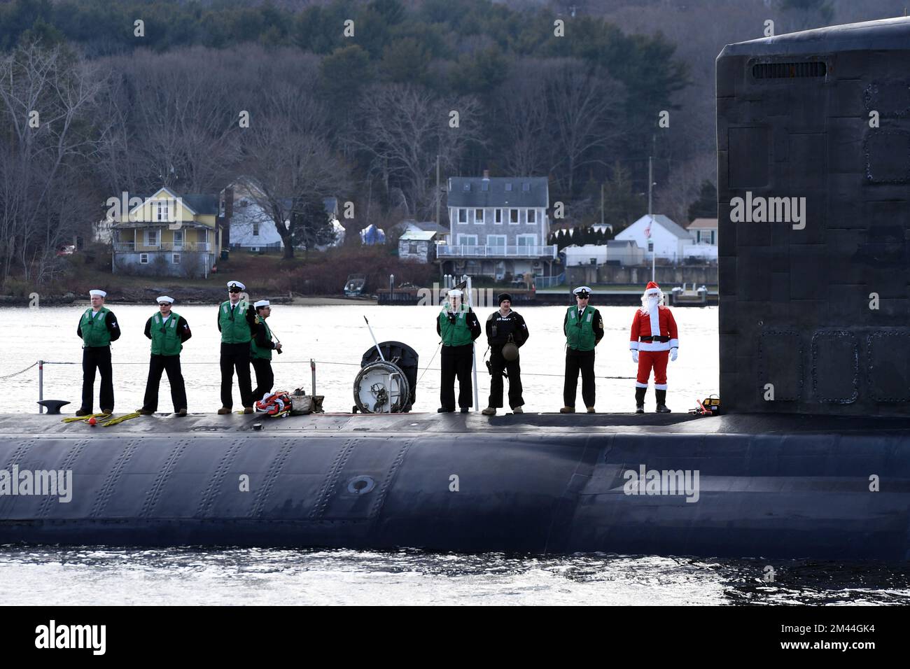 221218-N-GR655-0018 GROTON, Conn. (December 18, 2022) – The USS South ...