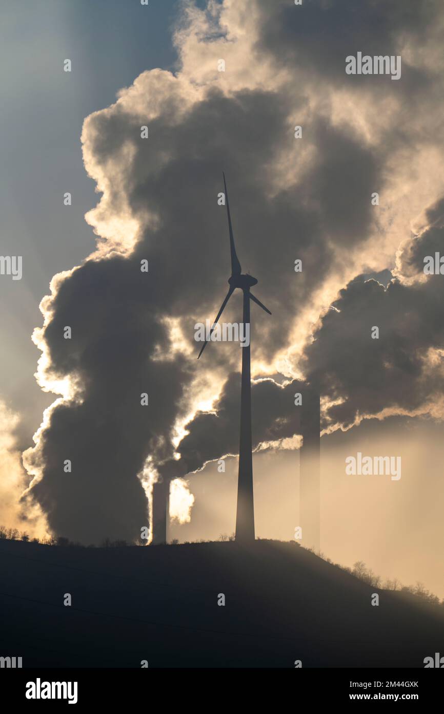 Wind farm Halde Oberscholven, clouds of smoke from the cooling tower ...
